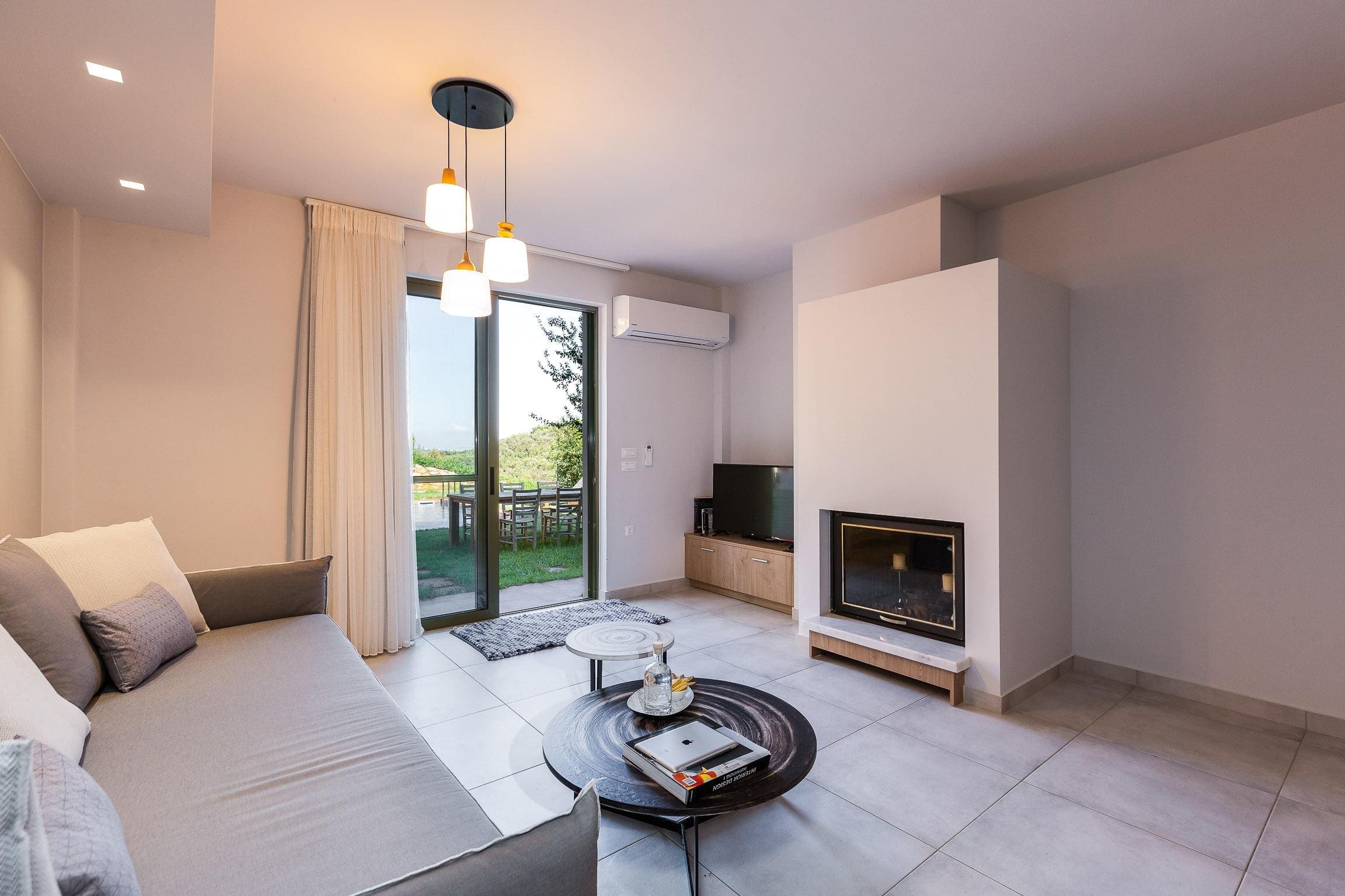 Rent Holiday Home Rent Villa Mountbatten Tiger Iron Crete - Excellence ...