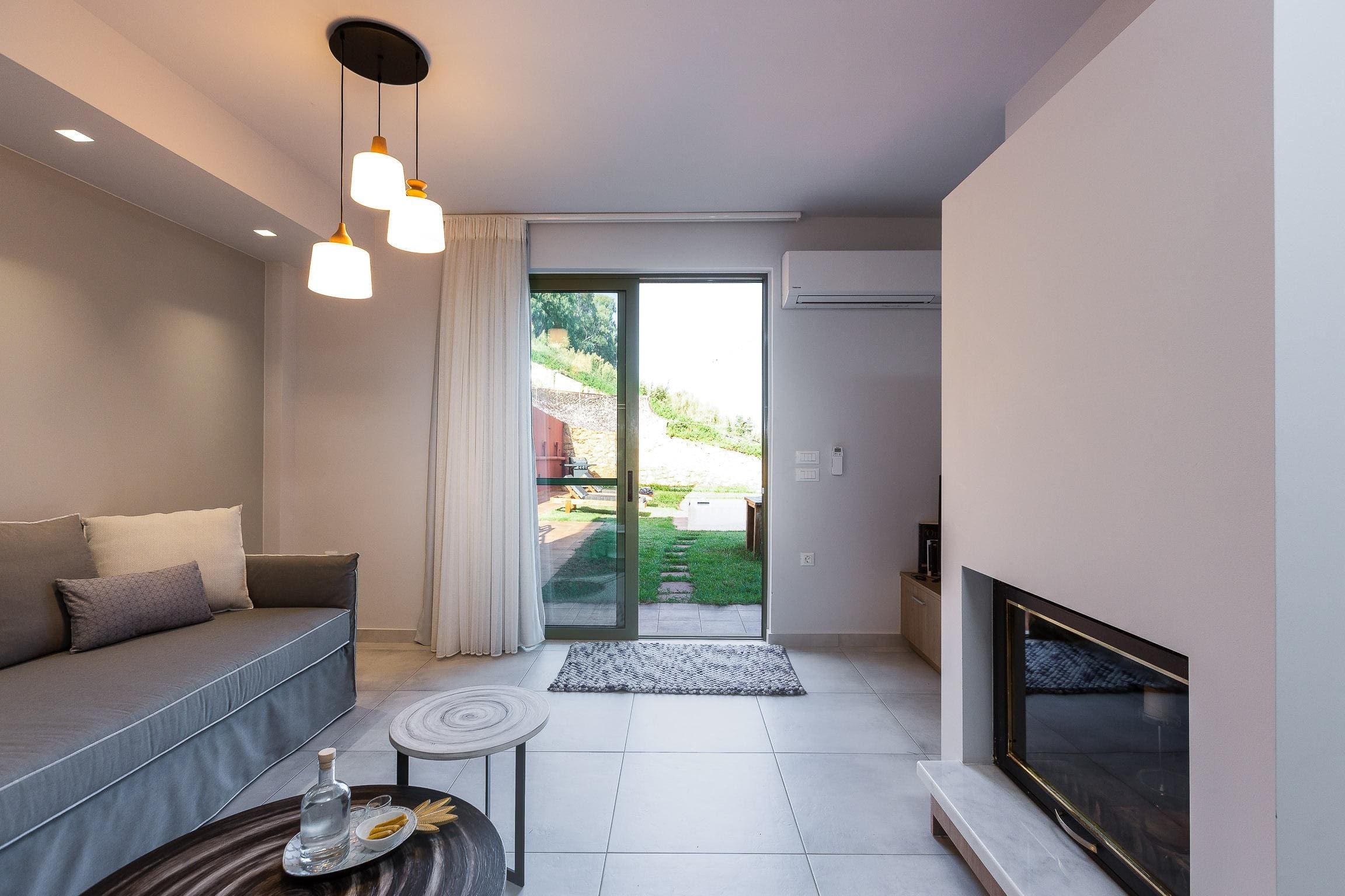 Rent Holiday Home Rent Villa Mountbatten Tiger Iron Crete - Excellence ...