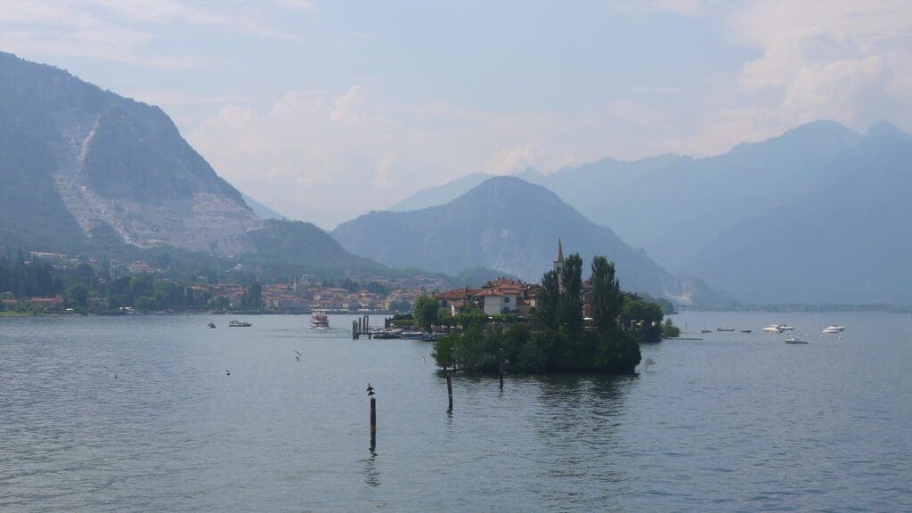 A Tale Of Two Lakes: Como And Maggiore - Luxury Villa Rental Guide ...