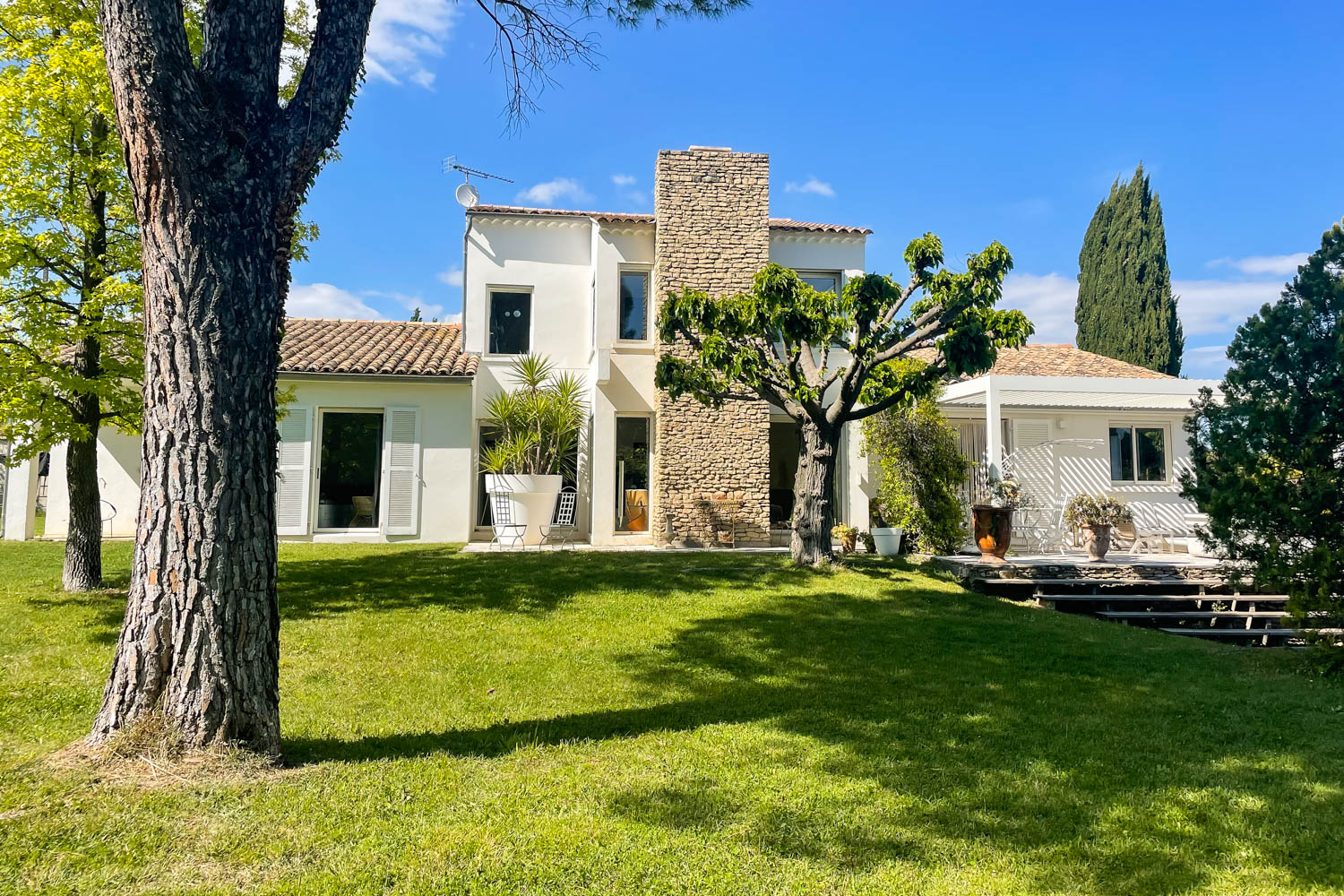 Holiday Rentals-Rent Villa Silvan France - Excellence Luxury Villas