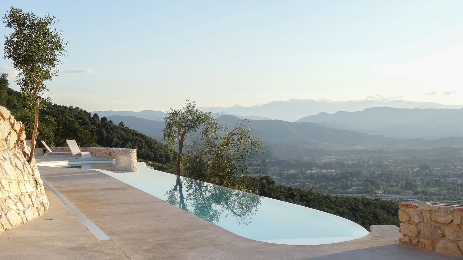 Holiday Rentals-Luxury Villa Ali Di Luce Rental In Stunning Italy ...