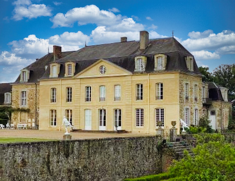 Chateau Pavace Le Mans Luxury Estate & Private 100 Hectare Park Near Le ...