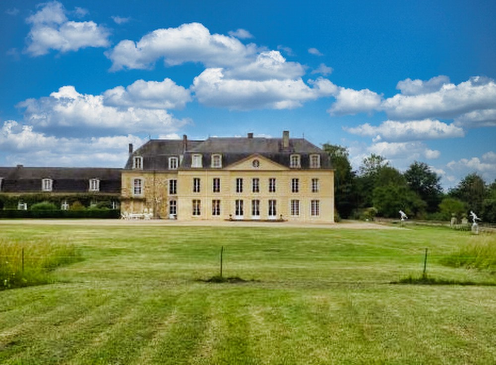 Chateau Pavace Le Mans Luxury Estate & Private 100 Hectare Park Near Le ...